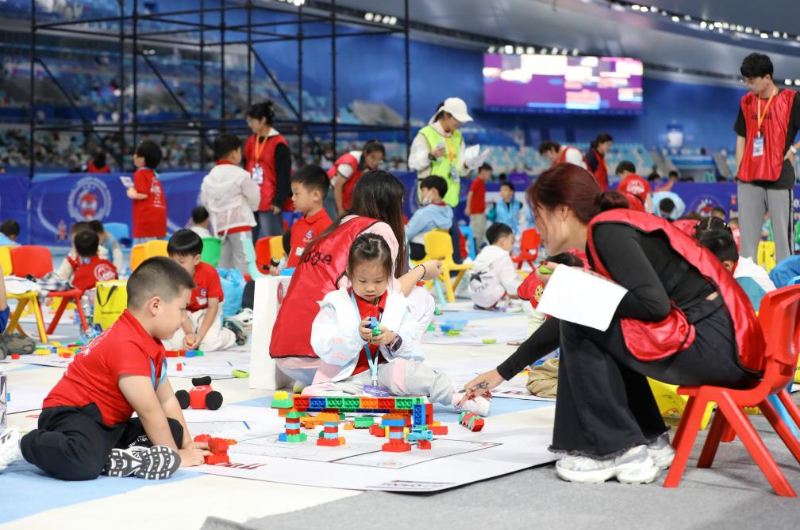 2024 Botball教育机器人国际大会中国分会在国家速滑馆举办 - 新华网客户端